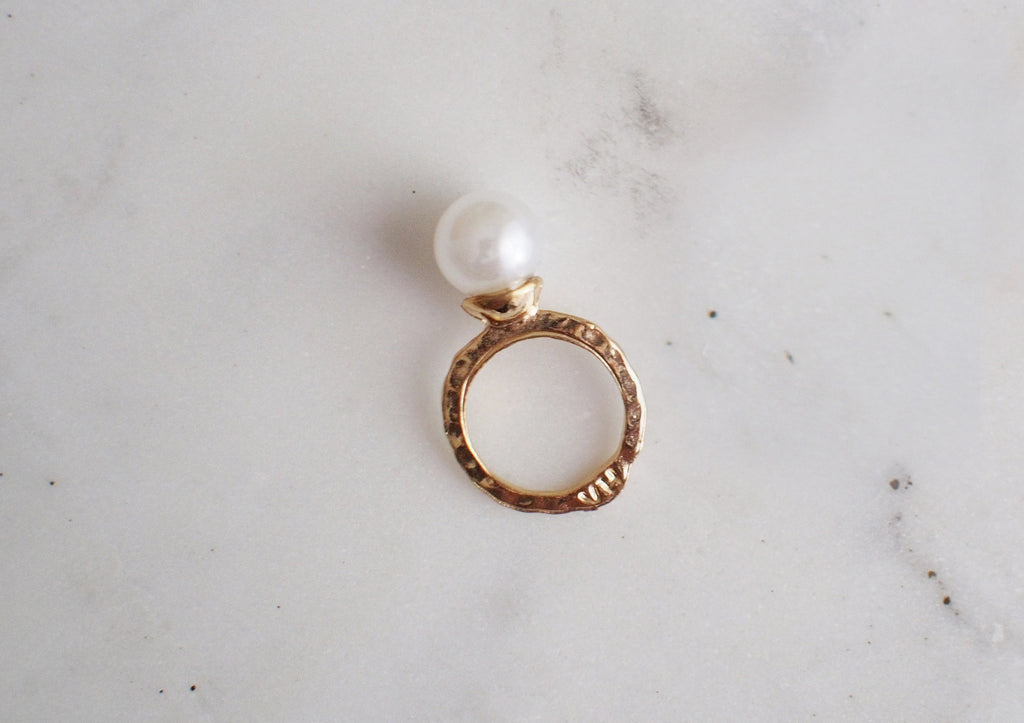 Alina Pearl Knuckle Ring – HELLO PARRY