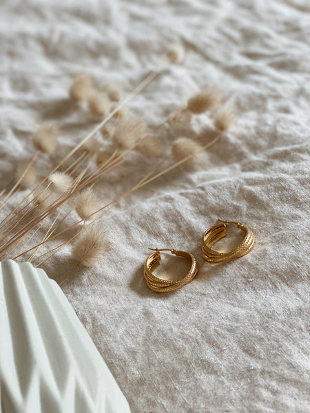 Felicity Textured Twist Hoops – HELLO PARRY