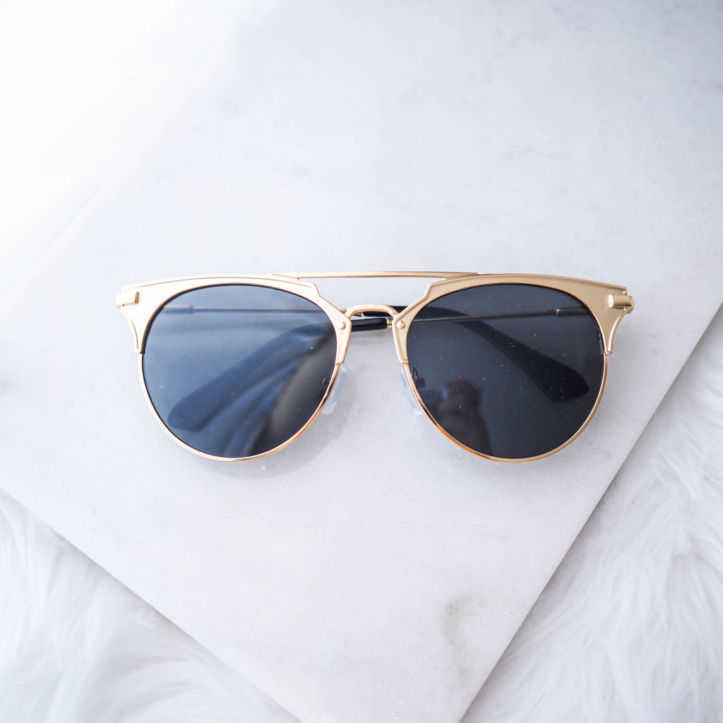 Moscow Retro Gold Frame Sunglasses – HELLO PARRY